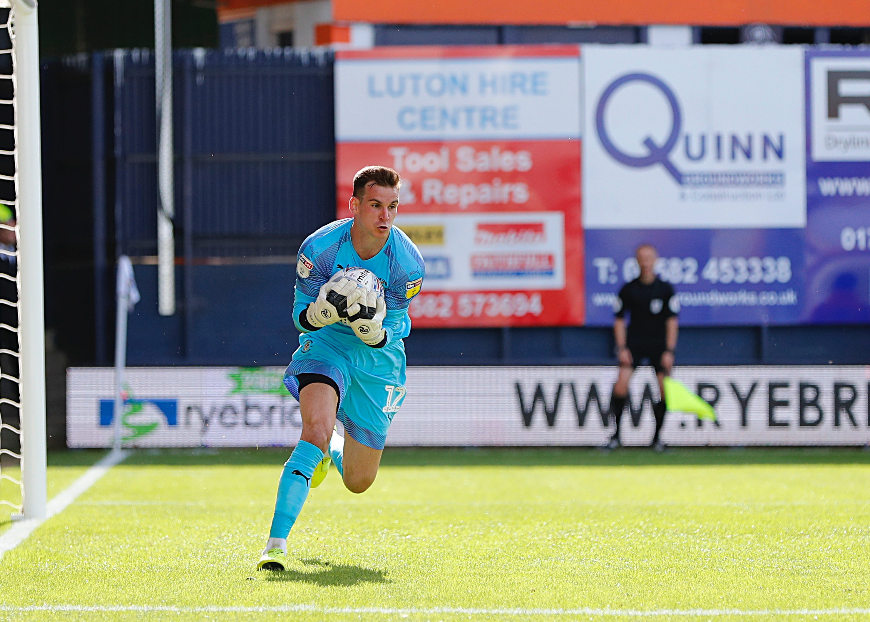 Jones welcomes Sluga support from ex-Luton goalie turned Predator actor ...
