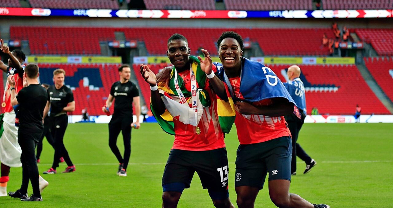 Luton striker would ‘love to play for the club’ as he’s set for talks ...