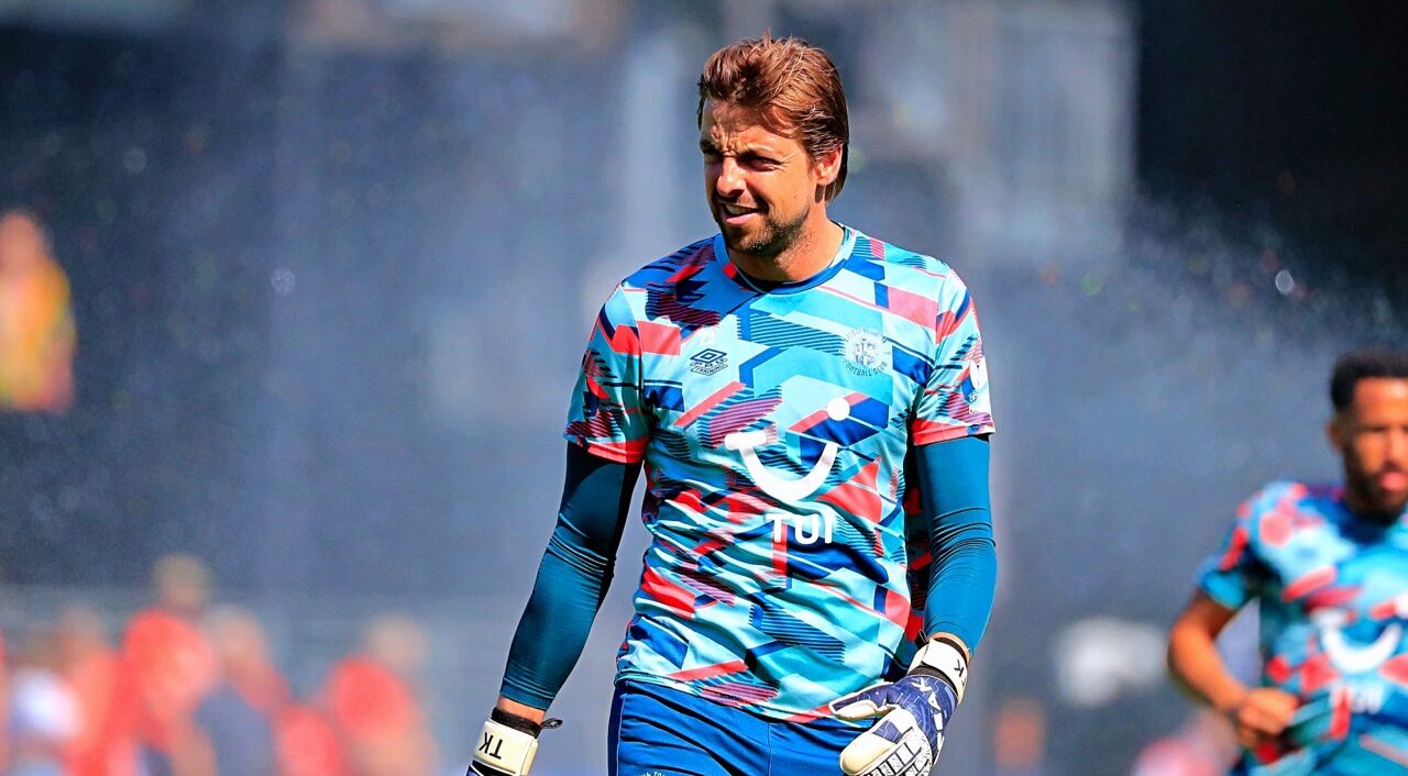 Ex-Luton keeper Krul hangs up his gloves after 20-year career - The ...