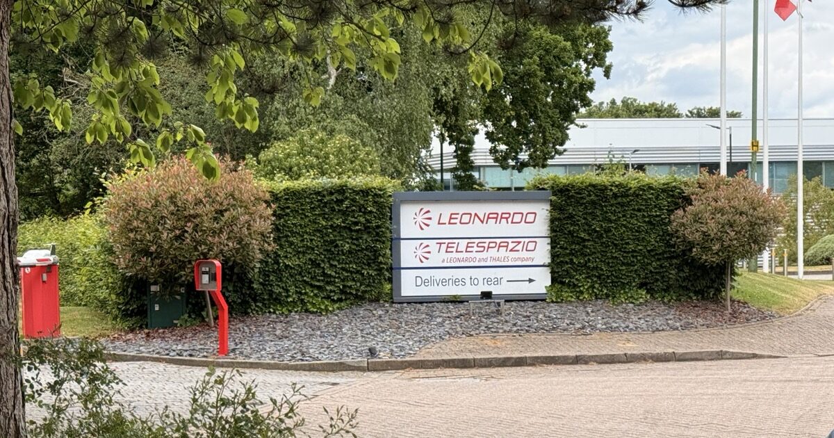 Strike alert resumes at Luton aerospace factory as pay offer rejected ...
