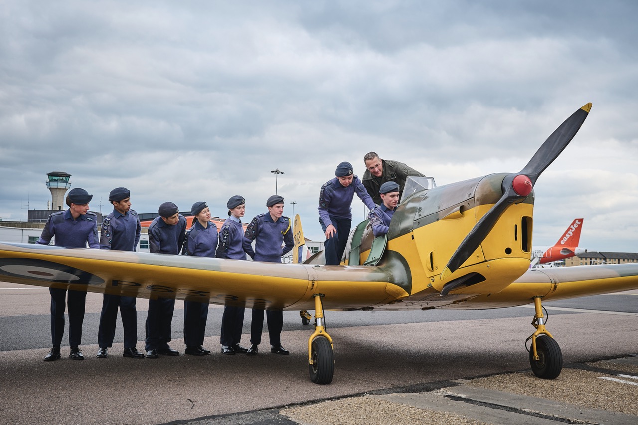 Luton Airport recreates historic photo to celebrate VE Day 80th ...