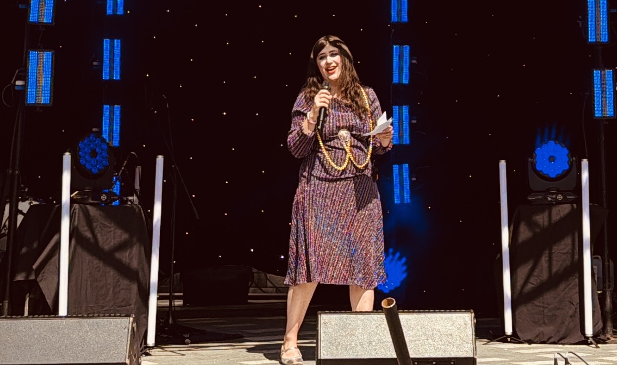 History made as Luton’s first openly LGBTQ+ mayor officially appointed ...