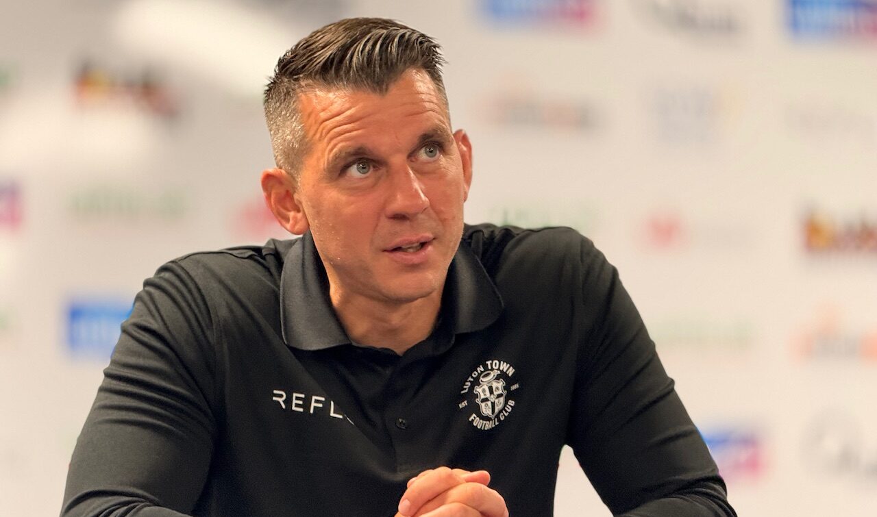 Ex-Luton boss Bloomfield reunion links Oxford with Hatters duo - The ...