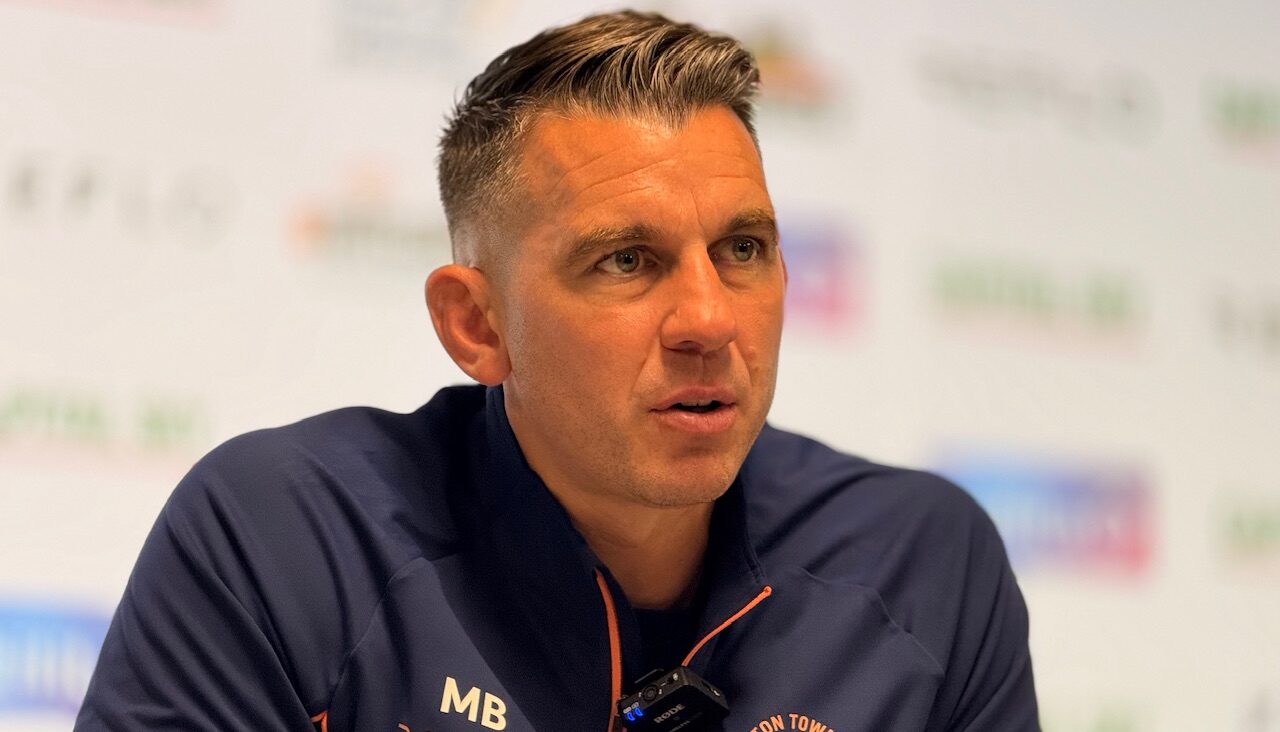 Injuries force Bloomfield’s hand as Luton boss explains formation plans ...